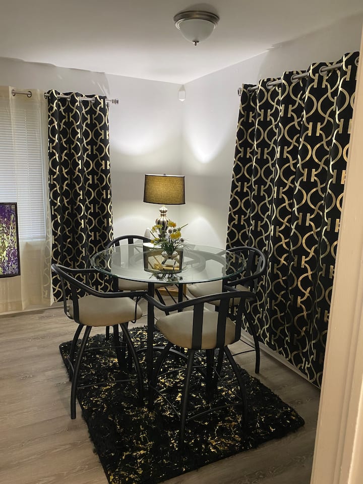 Cozy 3-bedroom Home - Minutes To Downtown Richmond - Richmond, VA