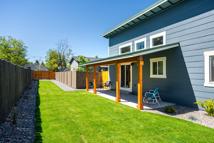 Work, Relax & Play In Bend's City Center! - Bend, OR