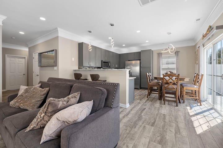 Cute Luxurious Home/va Beach! - Virginia Beach, VA