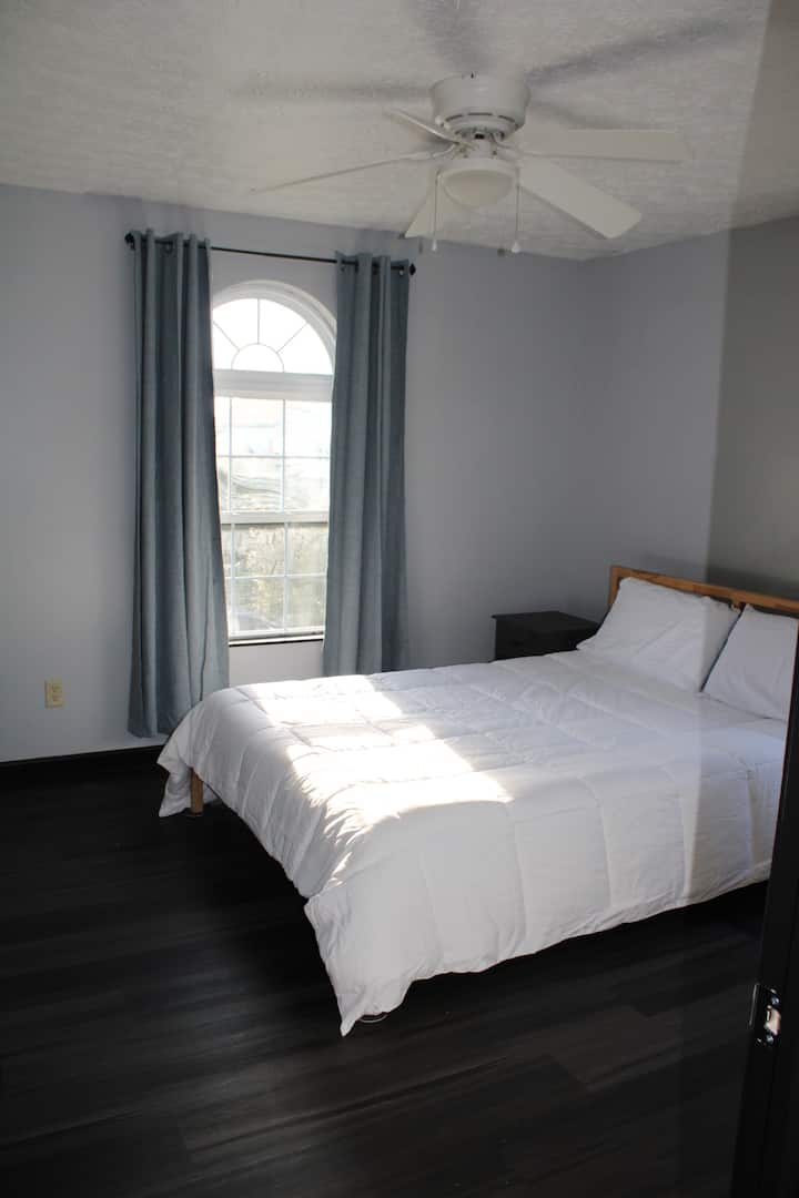Feels Like Summer Bedroom - Columbus
