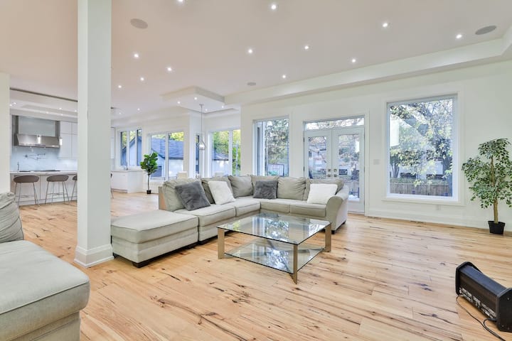 Beautiful Room With Private Bath - Toronto