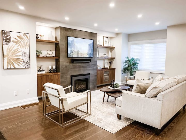 Entire Home At Yonge And Lawrence, Toronto - Toronto