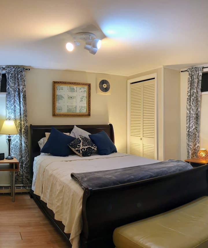 Lovely One Bedroom Apartment With Free Parking - New Paltz, NY