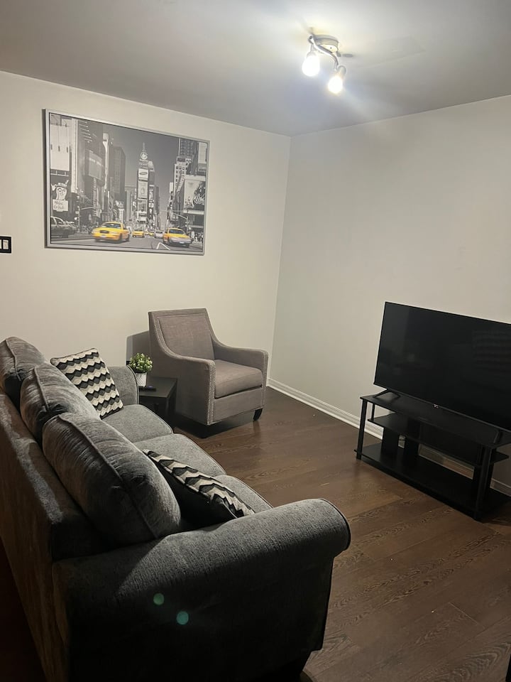 Lovely 2 Bedroom Condo In The Heart Of Plateau - Ottawa