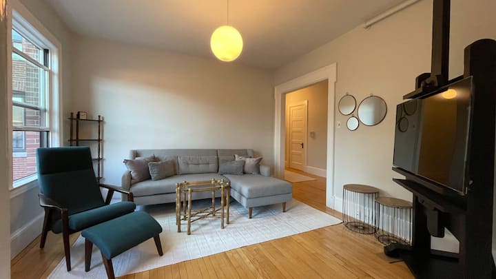 Light Filled One Bedroom In-town Portland - Portland, ME