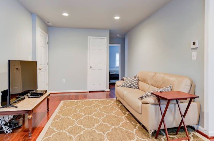 2 Bd 1 Bth Near Dc & Pentagon! 7001 - Arlington, VA
