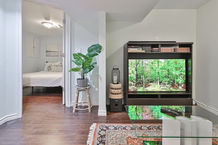 Entire Suite: Private Entrance + Kitchen - 토론토