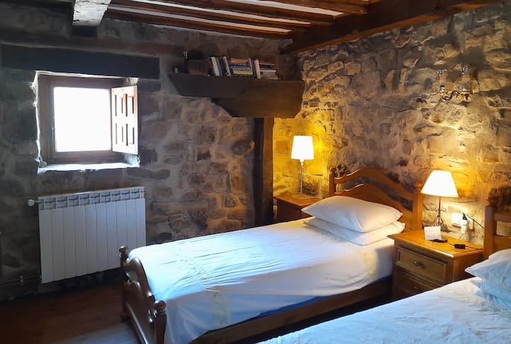 Habitación Con Baño Privado Para 1 - 4 Personas - Potes
