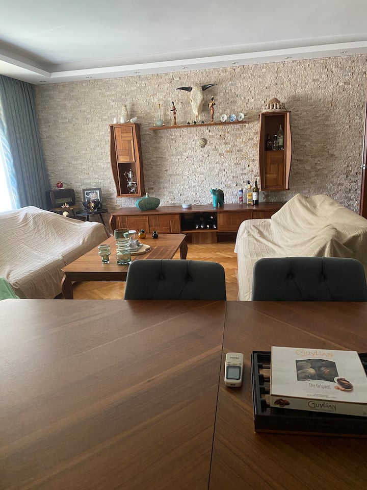 Yalı Mahallesi Tuna Apartmanı - Izmir