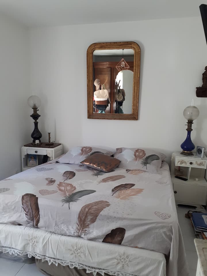 Chambre Privée Dans Maison Chaleureuse Chez Nelly. - Le Thor