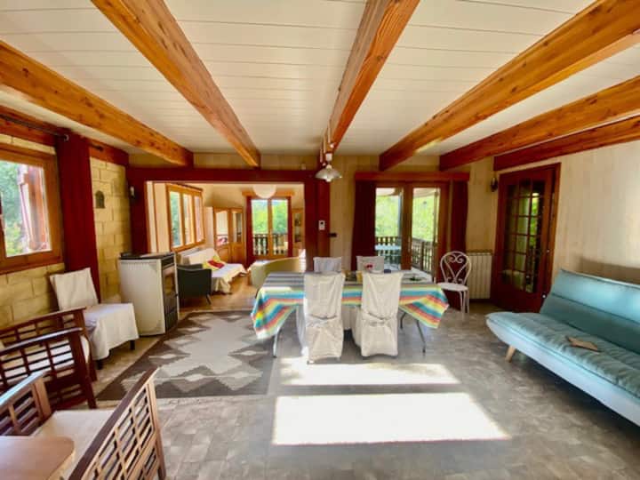 Chalet Accueillant Dans Un Beau Cadre. - Seyne