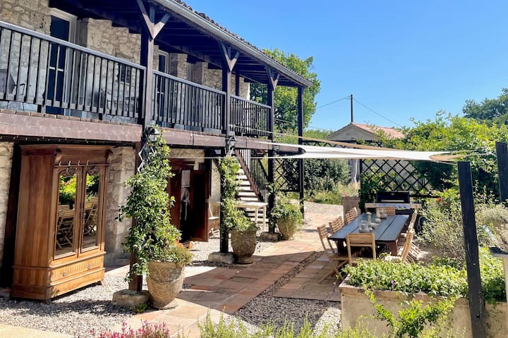 Gîtes Las Razes 450m2 : 11 Chambres 10 Sdb - Lauzerte