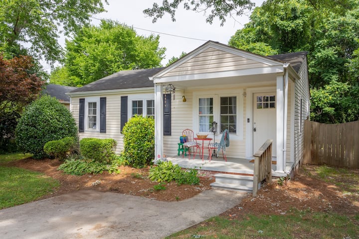 Cammie's Chic Cottage - Greensboro, NC