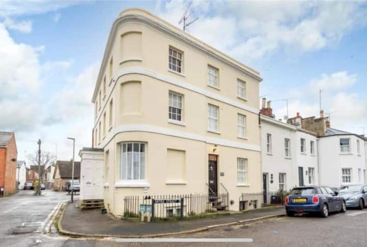 Unique & Stylish Town House, Central Cheltenham - Gloucestershire