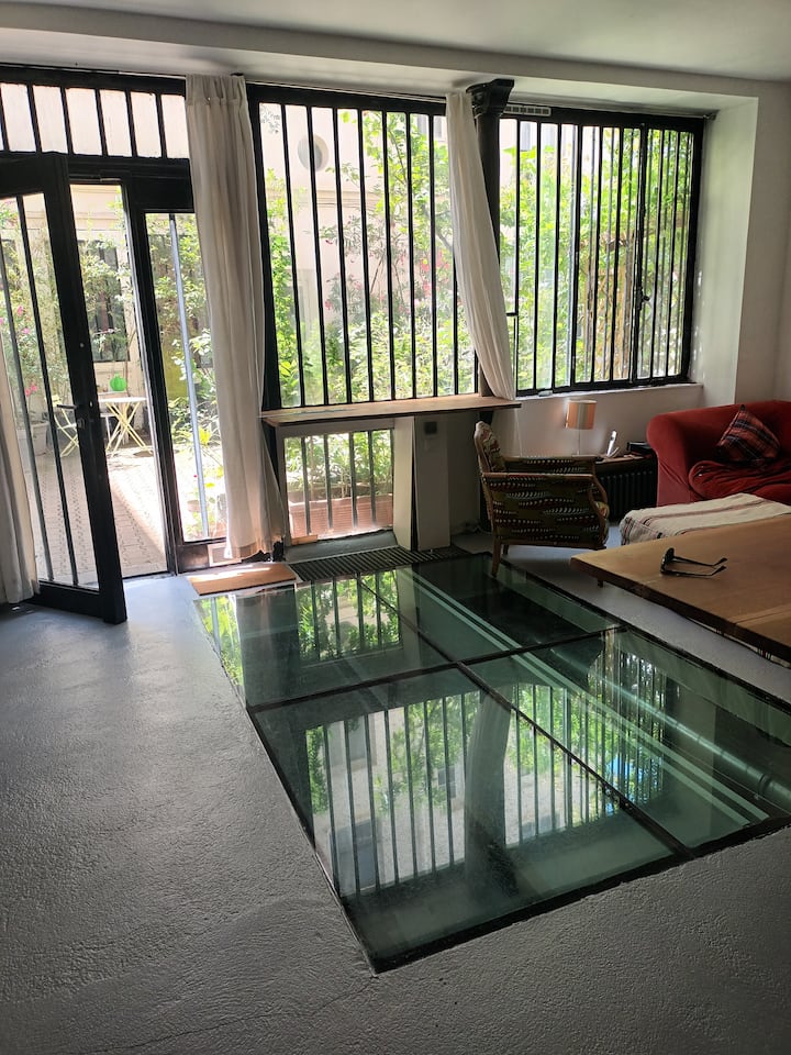 Paris: Loft-atelier D'artiste Sur Cour Verdoyante - Paris