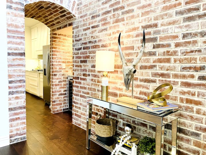 Pigasso Place - Gorgeous Modern Home With Peloton! - Fayetteville, AR