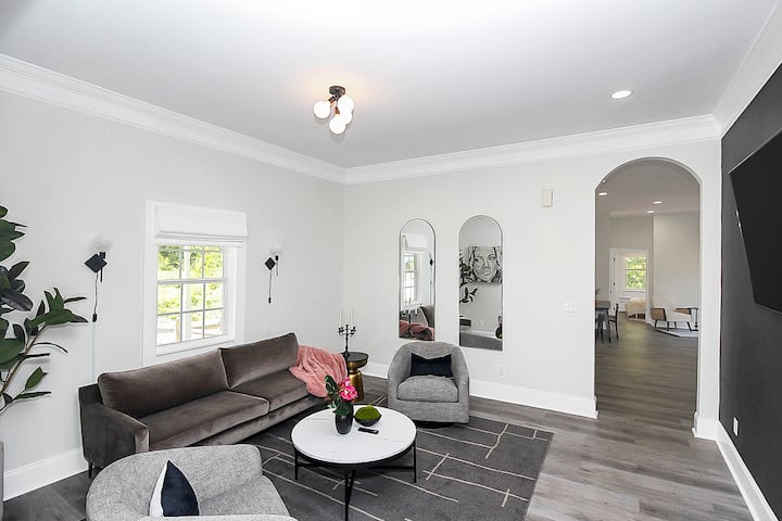 Amazing 4 Br/3 Ba Bungalow Near Noda/optimist Hall - Charlotte, NC