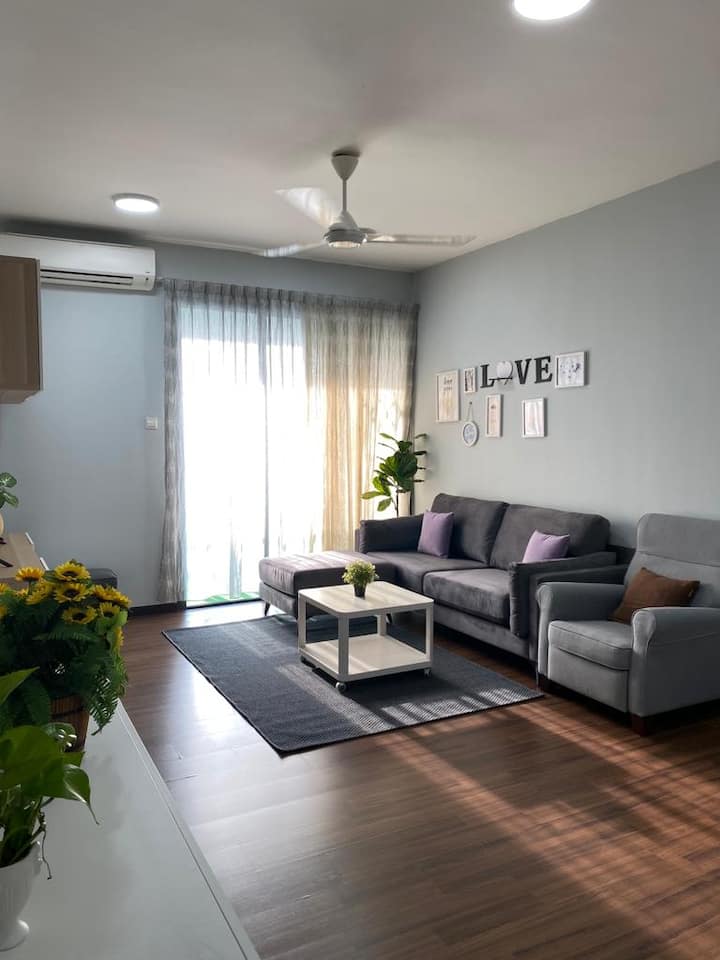 Familyfriendly Multiple Parking 3bedroom Apartment - Serdang