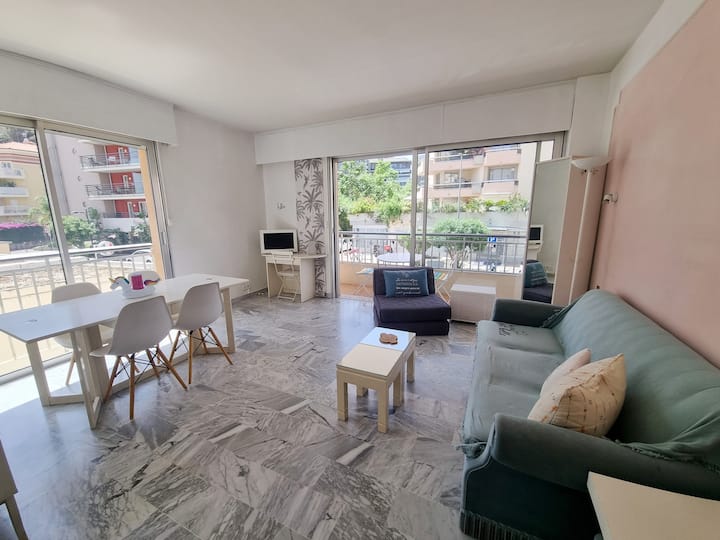 2 Pièces Dans Le Quartier De La Plage à Roquebrune - Roquebrune-Cap-Martin
