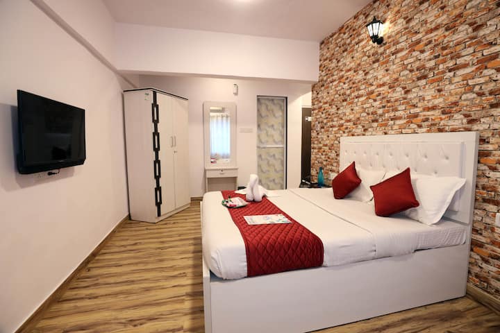 Easily Reach Goregaon Exhibition-breakfast/laundry - Mumbai