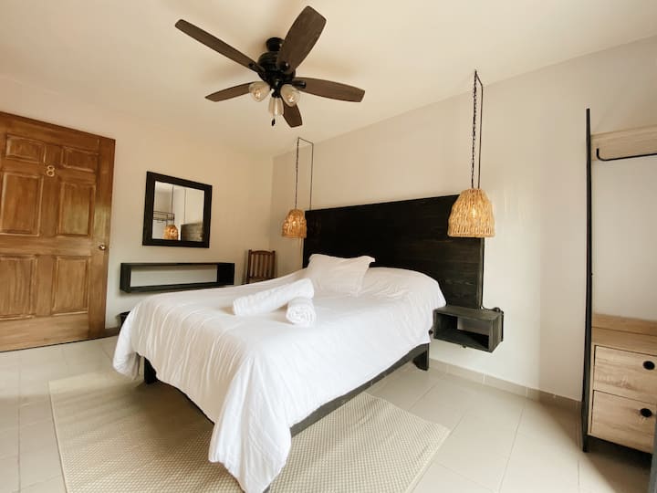 Villa In Downtown For 8 With Parking & Terrace! - San Miguel de Allende