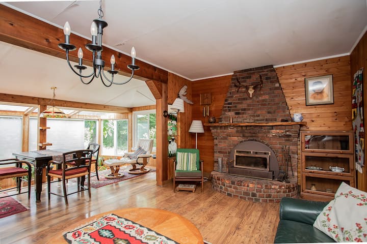 Hilltop Haven: 4bdr Rustic Getaway Steps 2 Ocean - Ladysmith