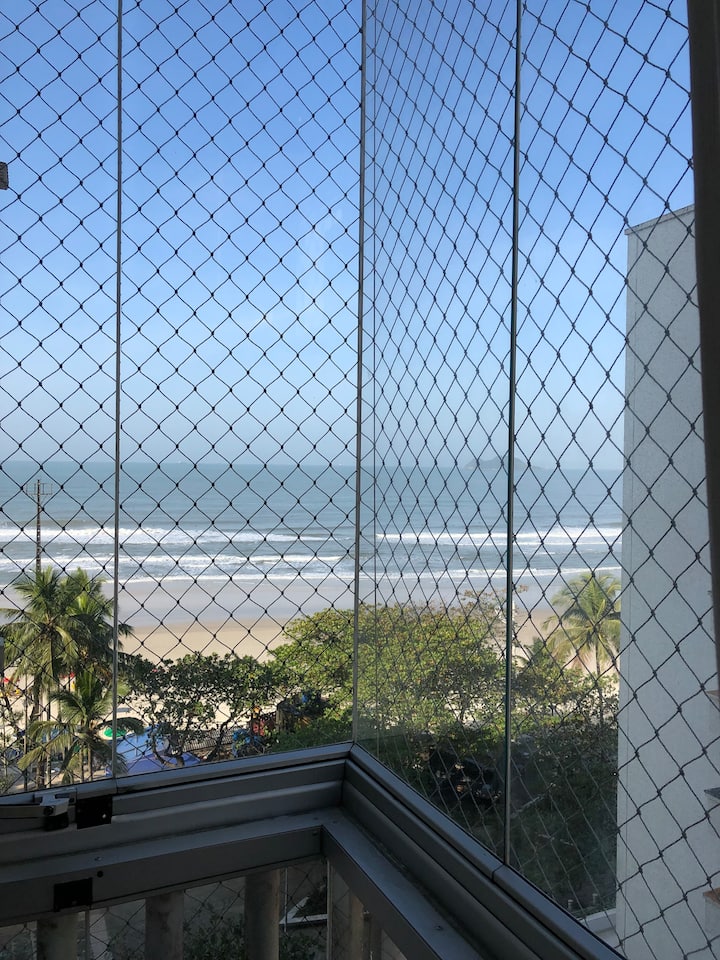 Apto Aconchegante, Com Vista Do Mar E Garagem. - Guarujá