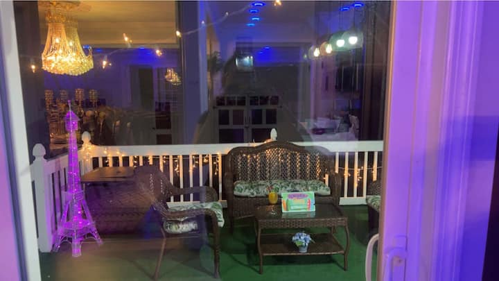 Amanda’s Getaway Home - VIA Aquarium, Schenectady