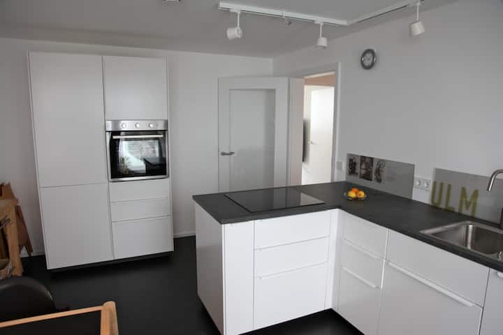 02_zimmer Mit Küche, Bad Und Terrasse - Ulm