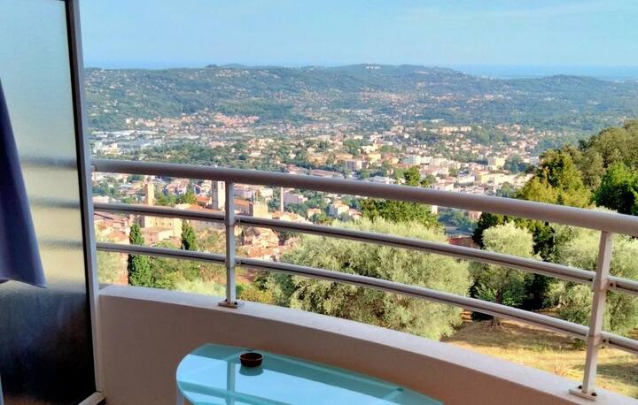 Studio Climatisé, Au Calme, Avec Vue Et Coin Nuit - Grasse