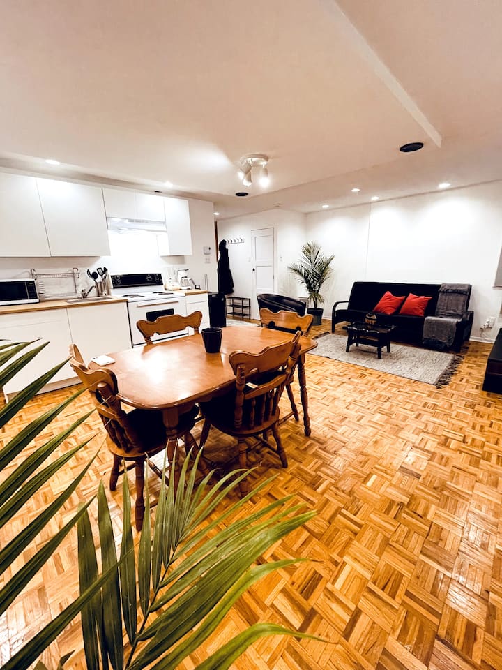 Appartement Complet à Laval Avec Stationnement - Laval