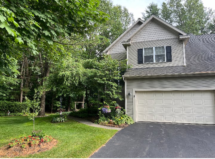 Saratoga Townhouse At Mcgregor Cc - Corinth, NY