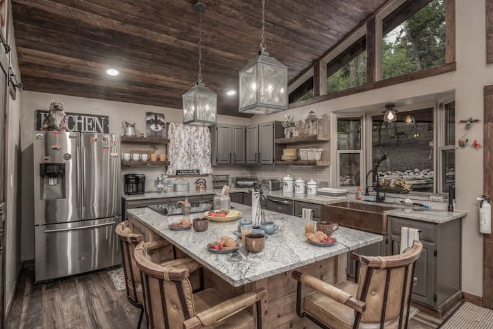 Knotty & Nice In The Historic Upper Canyon - Ruidoso, NM