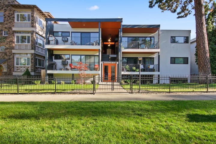Modern Top Floor Condo W/view+ King Bed - Spokane, WA