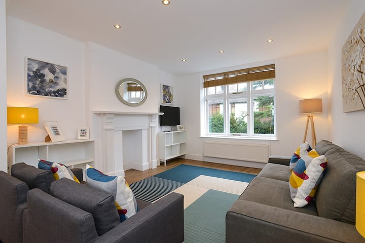 Modern 2 Bed Flat In Alexandra Park With Parking - Nottingham