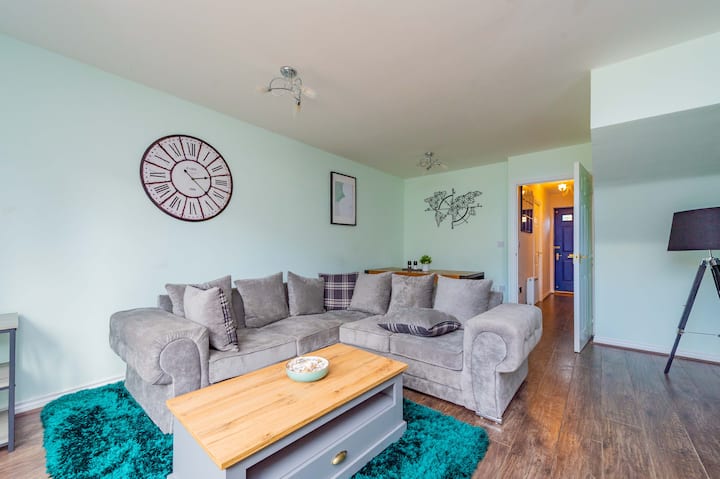 Townhouse Tipton, Ideal For Contractors & Families - 伍爾弗漢普頓