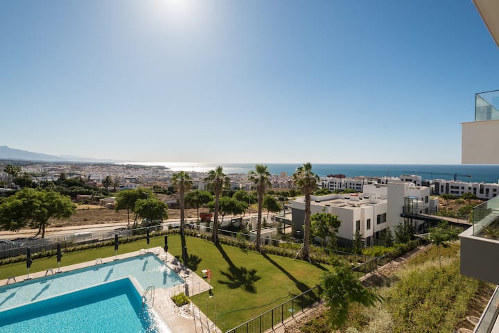 Fantastic Views Over Estepona Bay, In/outdoor Pool - Estepona