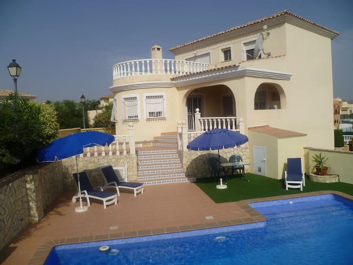 Modern Three Bedroom Villa With Own Pool. - Vera