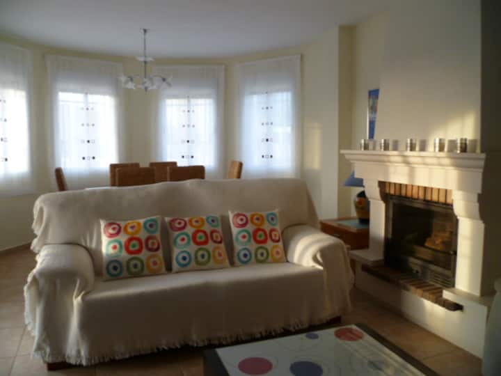 Modern Three Bedroom Villa With Own Pool. - Vera