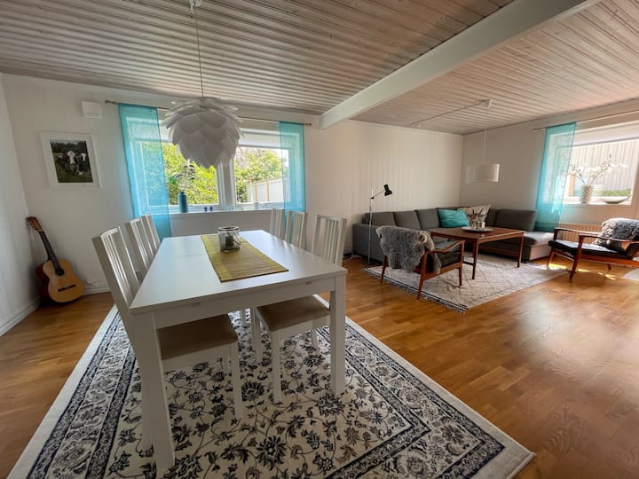 Ljus Och Trevlig Villa Med Närhet Till Hav Och Bad - Skärhamn