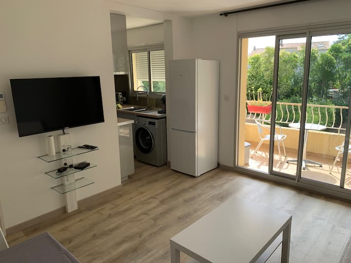 Charmant Appartement Type 2 à Hyères Les Palmiers - Plage de l'Almanarre