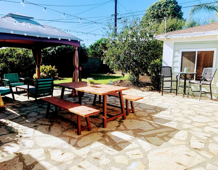 Midtown Family & Pet Friendly Cottage - Ventura, CA
