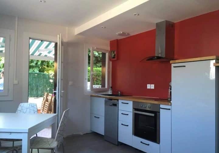 Appartement En Rez De Chaussée Avec Parking Privé - Ascain