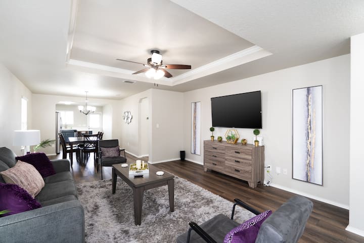 Cozy And Elegant Near Seaworld  Pet Friendly - Hill Country Retreat – San Antonio