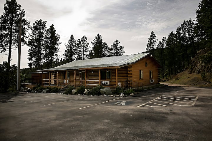 Vacation Rental At Holy Smoke Resort - Keystone, SD