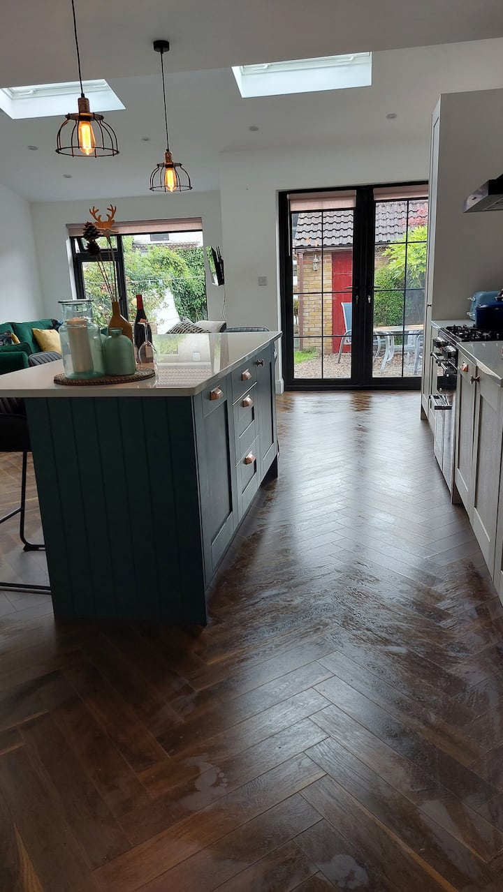 Home In Lucan - Comfort, Convenience, Central. - Dublin