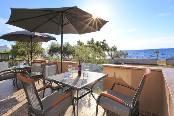 Beachfront House In Zaton - Ta Leut Agency - Zaton