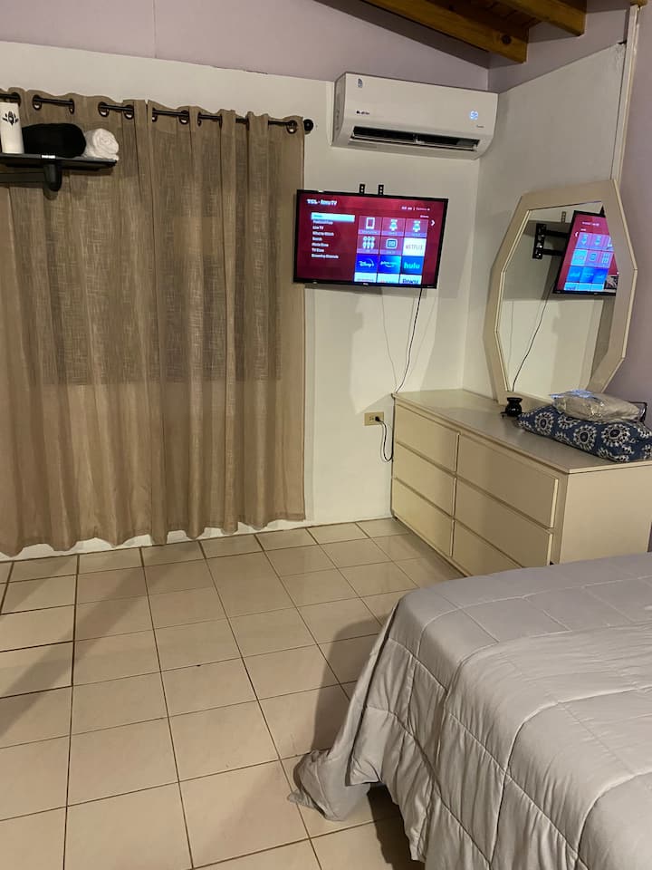 Apartamento En Ponce;  Wifi, A/c Y Estacionamiento - Ponce