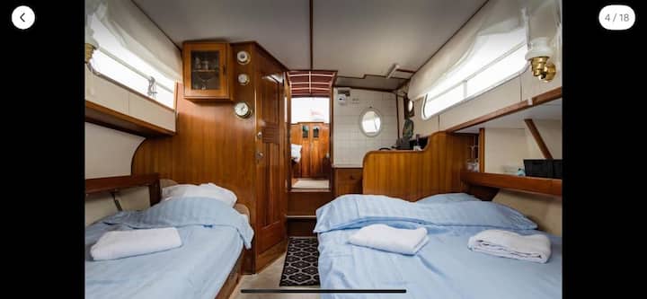 Classic Boat Beppe @Bocoliving Rotterdam Marina - 