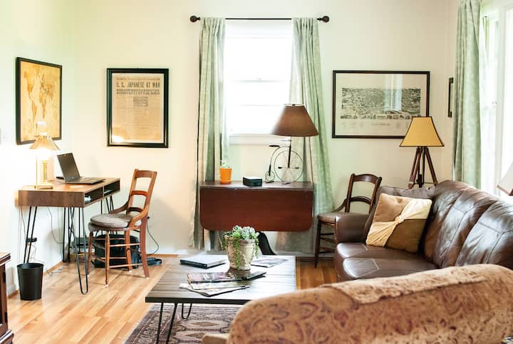 Cheerful And Comfortable Home In Roanoke. - Roanoke, VA